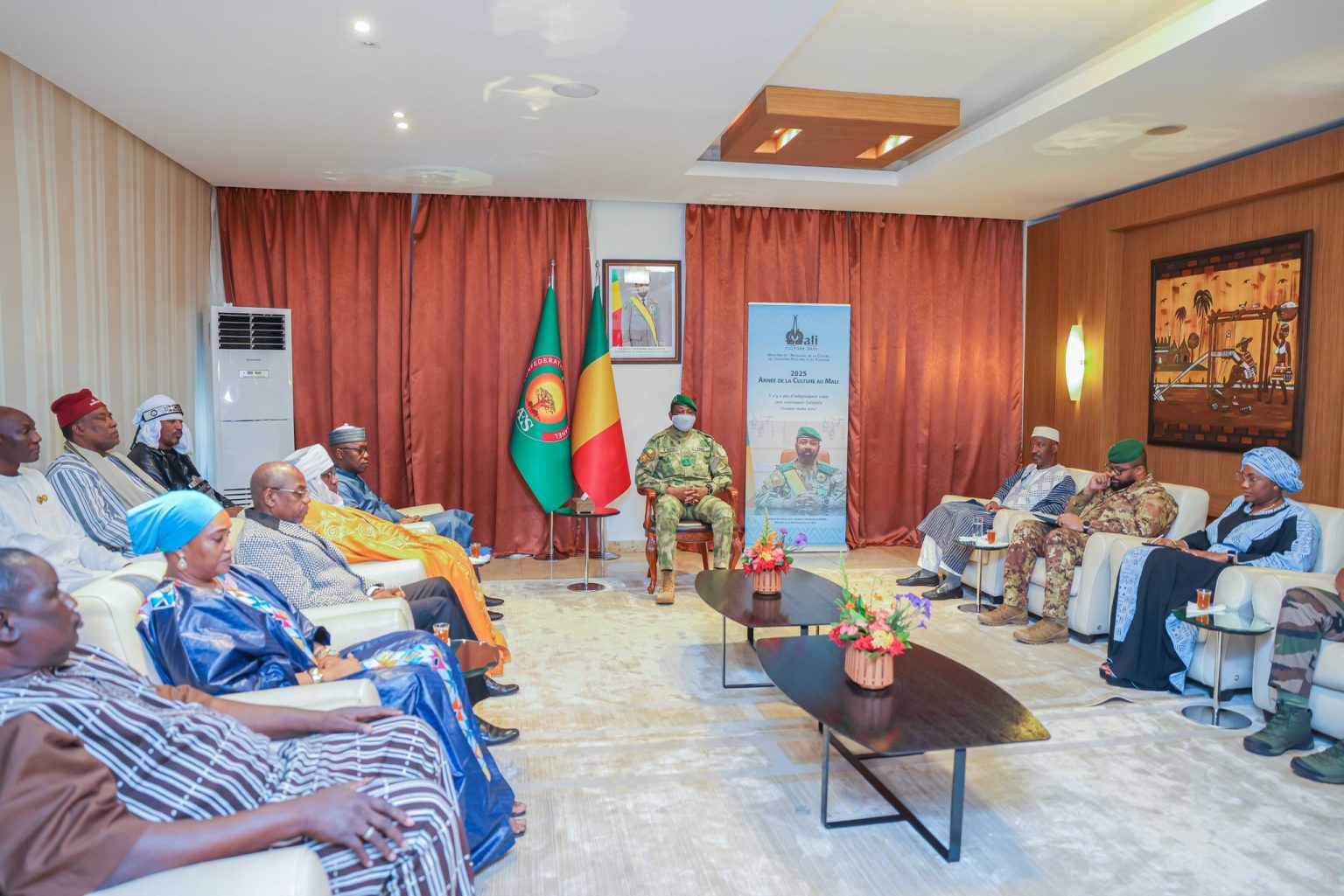 Mali : Assimi Goïta reçoit Malick Diaw, Ibrahim Traoré et Abdourahamane ...